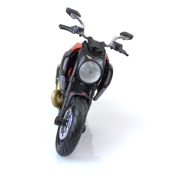Ducati Diavel Carbon 1:12 Scale Model Building Kit (Maisto) | Laguna Direct