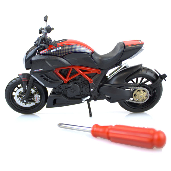 Ducati Diavel Carbon 1:12 Scale Model Building Kit (Maisto) | Laguna Direct